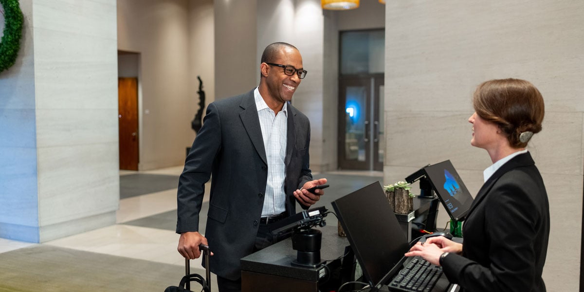 Como escolher um bom hotel corporativo em viagens? | SAP Concur